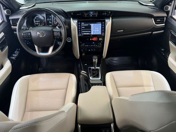 Hilux SW4 Diamond 2022 - Thomé Motors